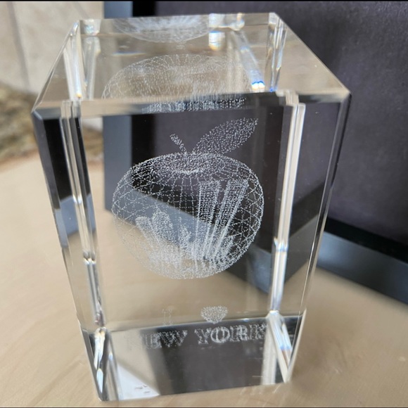 Art | I New York Paperweight Glass Etched Big Apple Twin Towers Statue ...